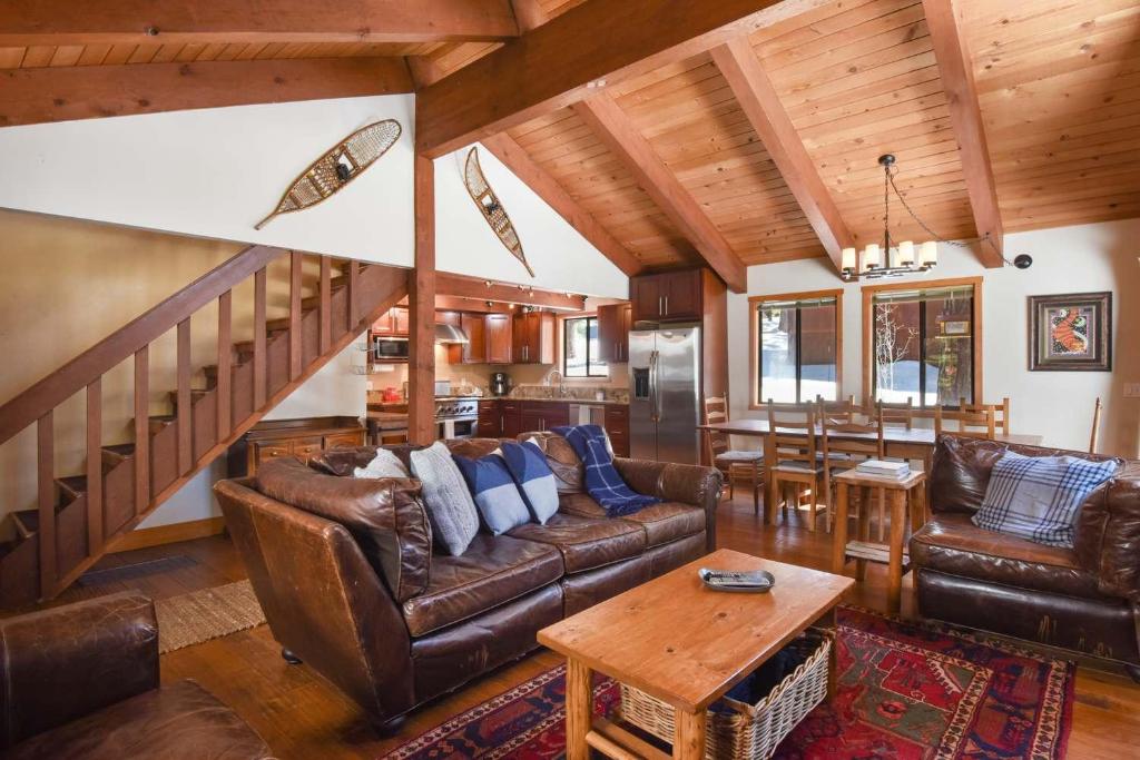Northstar Treehouse Chic 4BR House Forest view, Truckee (updated prices ...