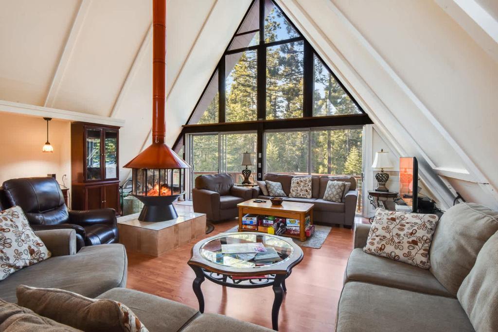 Woodside Hideout - Hop Away from Activities, Tahoma (updated prices 2026)