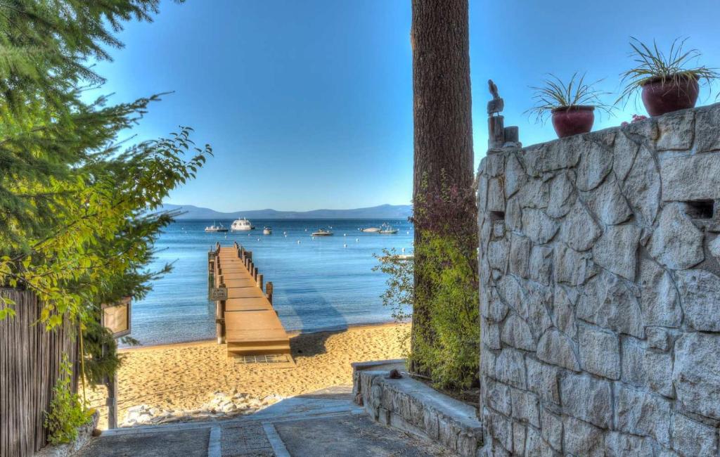 Zephyr Cove Cabin - Walk to Lake & Beach, Zephyr Cove (updated prices 2026)