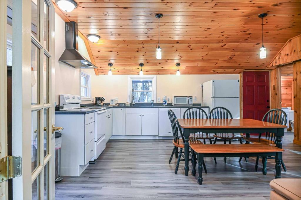 Cottage by the Pond The Perfect Cozy Escape, Sanford (updated prices 2026)