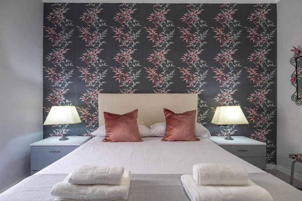 Encantadora Casa De Dos Plantas En Pleno Centro, Águilas (aktualne ceny ...