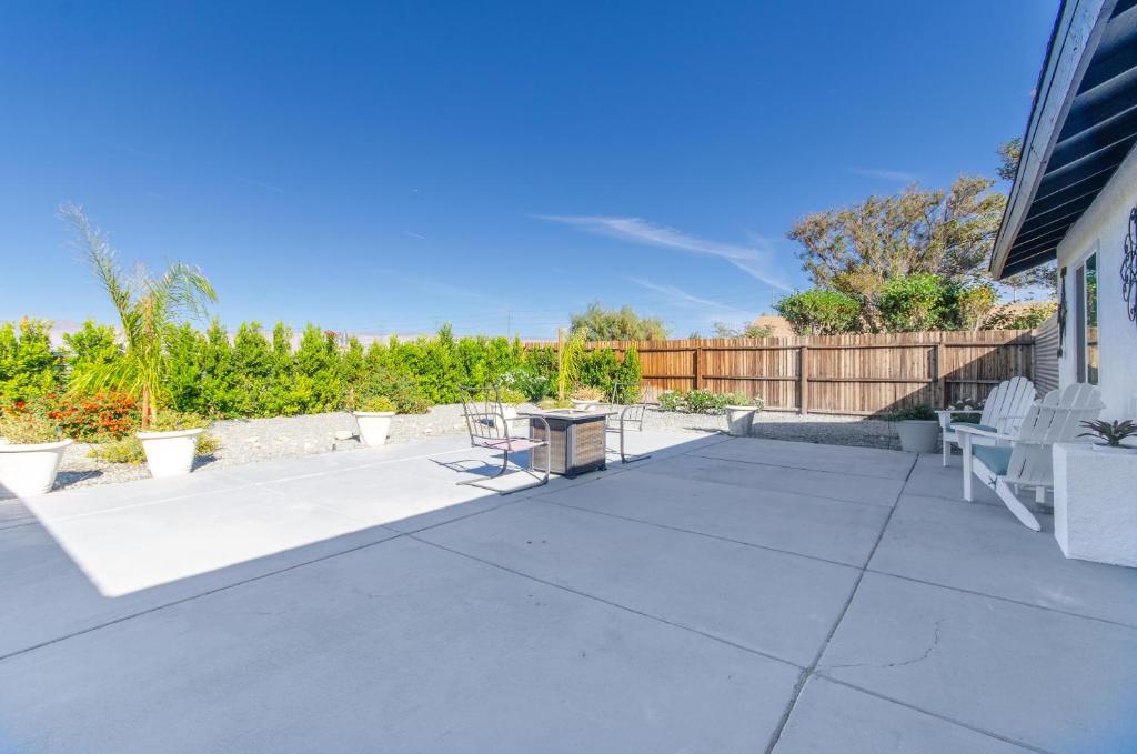 Zen Palm Springs Villa Pool and Mountain View, Palm Springs (updated ...