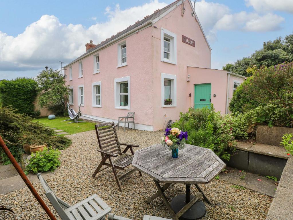 The Pink House, Haverfordwest (updated prices 2026)