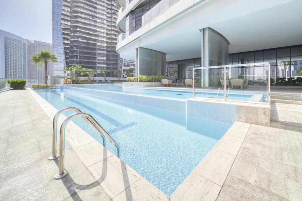 Luxe 1BR in RP Heights Downtown - 50mt to Dubai Mall, walk to Burj ...