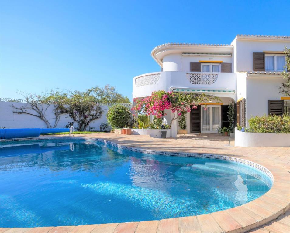 Casa Tambeim, Montinhos da Luz (актуальные цены 2025 года)