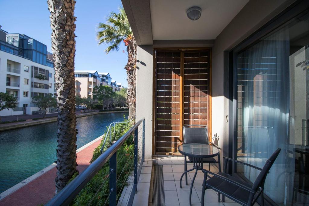 Exquisite Waterfront with Canal Views, Cape Town (updated prices 2026)