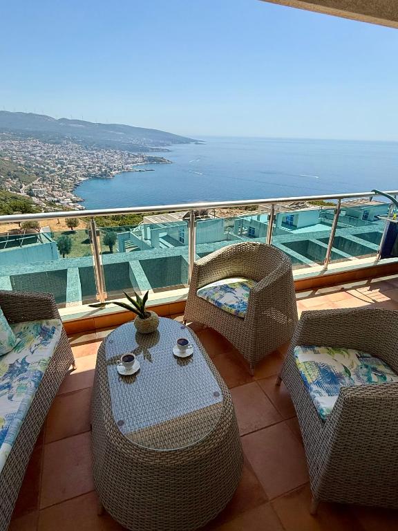 Kalamper Vista seaview and pool, Bar (updated prices 2026)