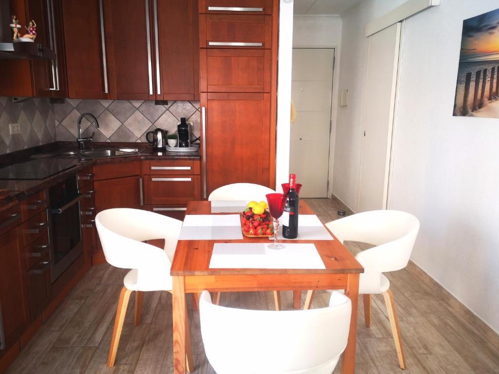 Bungalo de Ines con 2 terrazas y patio, Τορεβιέχα (ενημερωμένες τιμές ...