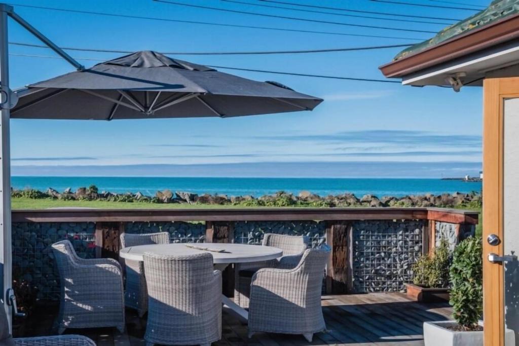 Beach Bungalow, Timaru (updated prices 2025)