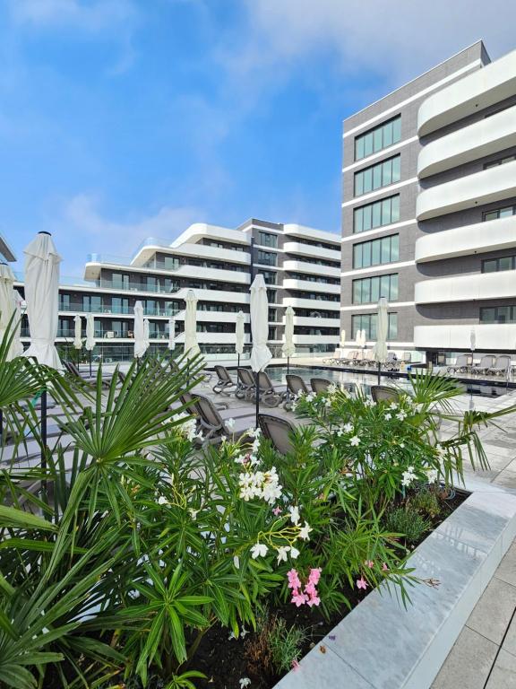 Alezzi Odyssey Mamaia Nord II - Parcare Inclusa, Mamaia Nord – Năvodari ...