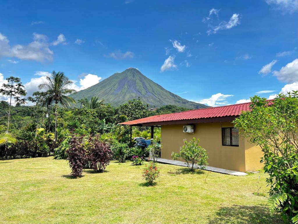 Villa con las mejores vistas al volcán Arenal para 4 huéspedes, Fortuna ...