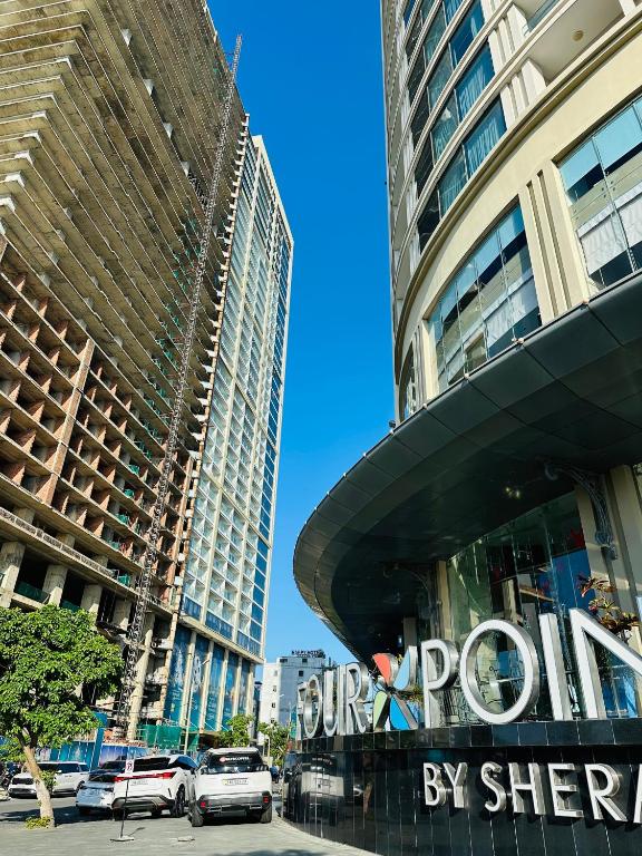 Luxury 2-Bedroom Beachfront Apartment - Altara Suites, Дананг (оновлені ...