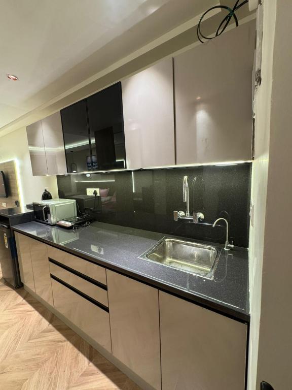 Sun twilight studio, Greater Noida (updated prices 2025)