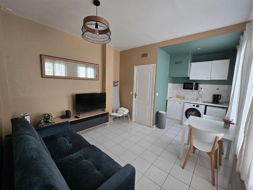 Appartement spacieux 28m2 avec chambre séparée, Issy-les-Moulineaux ...