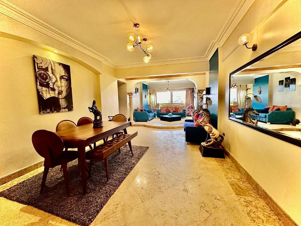 The Paradise Luxury Apartment at TenTon Zamalek, Каир (актуальные цены ...