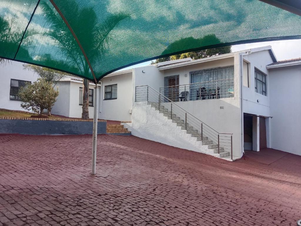 Ayden Guest House, Roodekrans (precios actualizados en 2026)