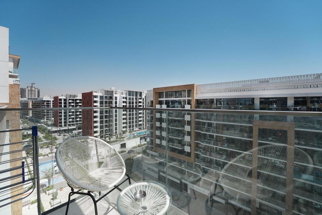 EasyGo-Exquisite STU-View-Azizi Riviera05, Dubai (updated prices 2025)