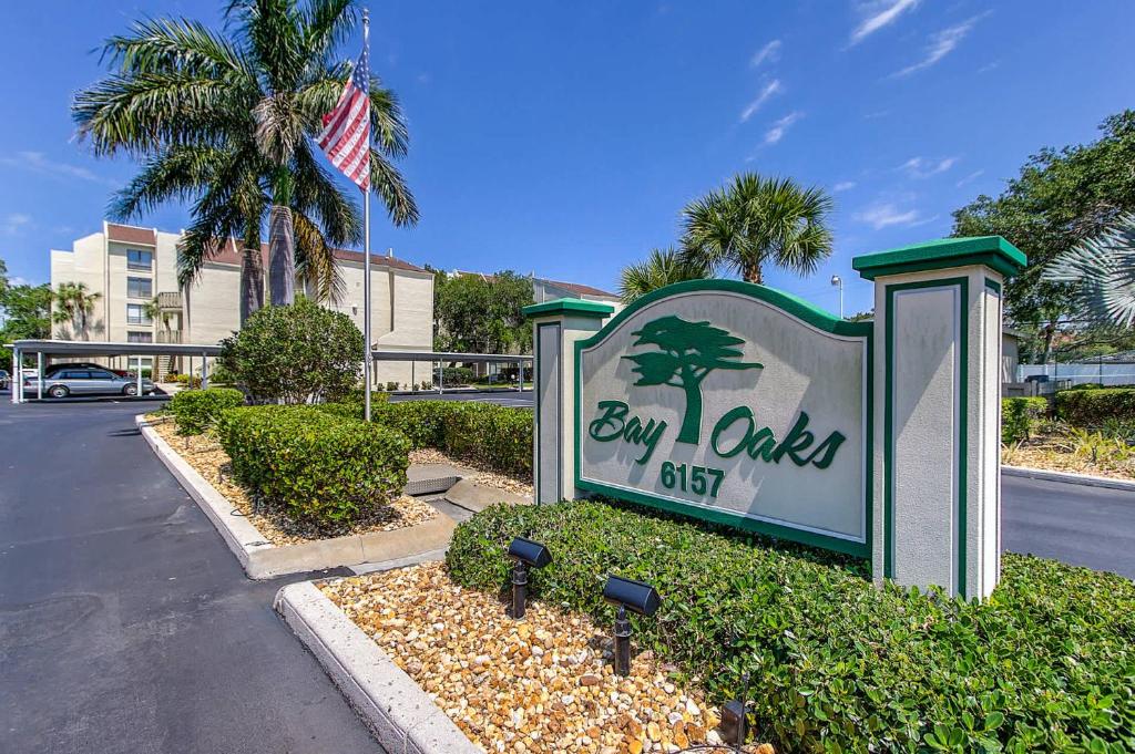 Bay Oaks E-03, Siesta Key (updated prices 2026)