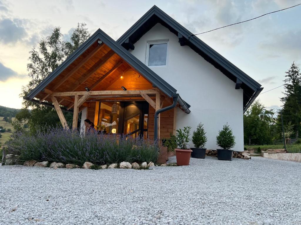 Vikend kuća Millina, Sumbulovac (updated prices 2025)