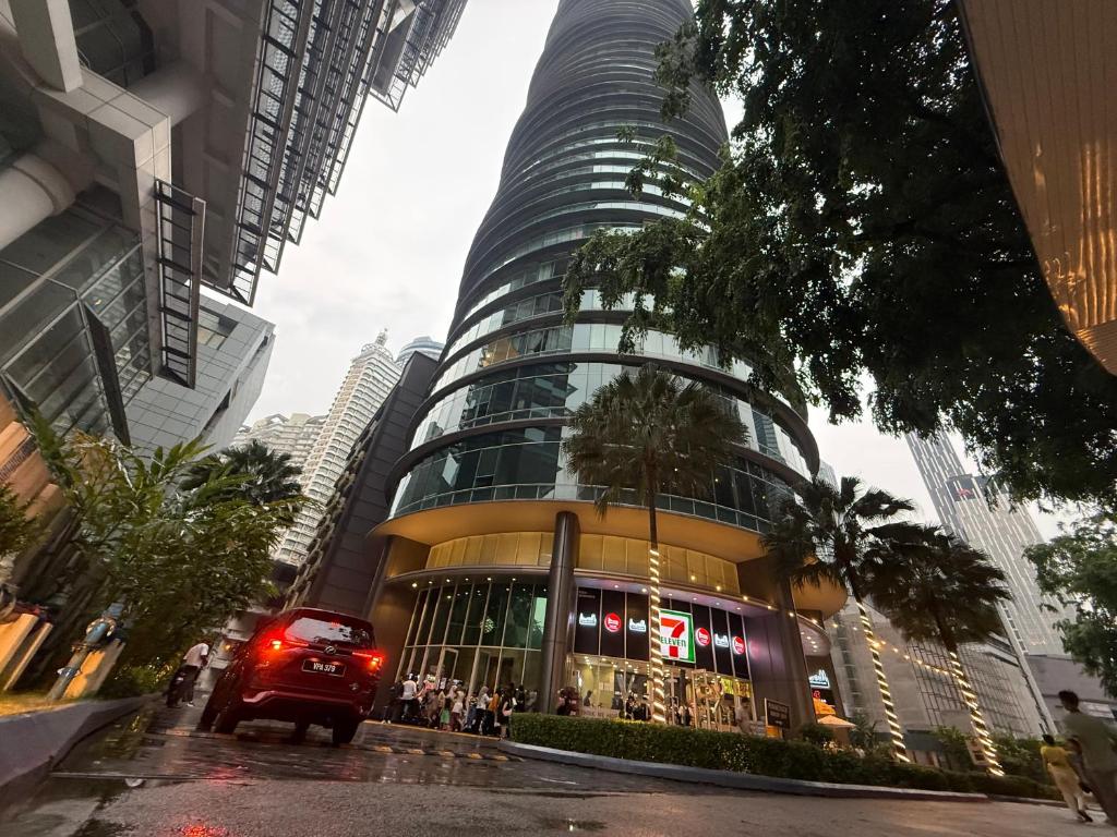 vortex suits klcc by Hamza, Kuala Lumpur (precios actualizados 2025)