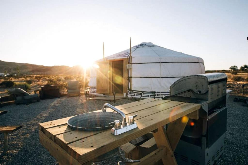 Peaceful Stargazing Yurt on a Glamping Site near Joshua Tree National ...