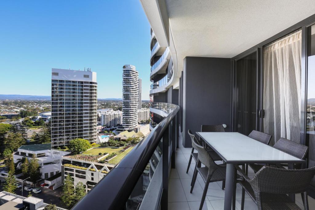 Modern Elegance At The Oracle, Gold Coast (updated prices 2026)