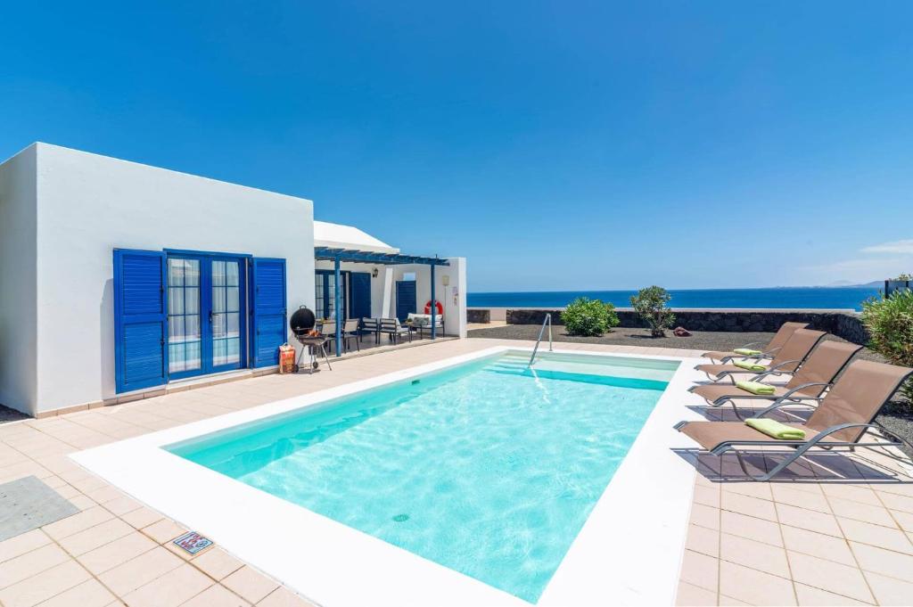 Villa Seasol 2 by Villa Plus, Playa Blanca (updated prices 2026)