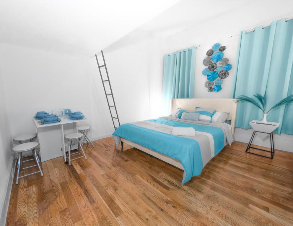 Midtown3 New York City-Steps to Central Park, Time Square, Subway, New ...