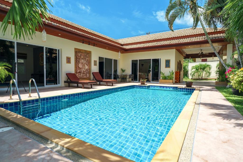 Angie Villa by G Estate Phuket, Ban Saiyuan (1) (aktualisierte Preise für 2025)