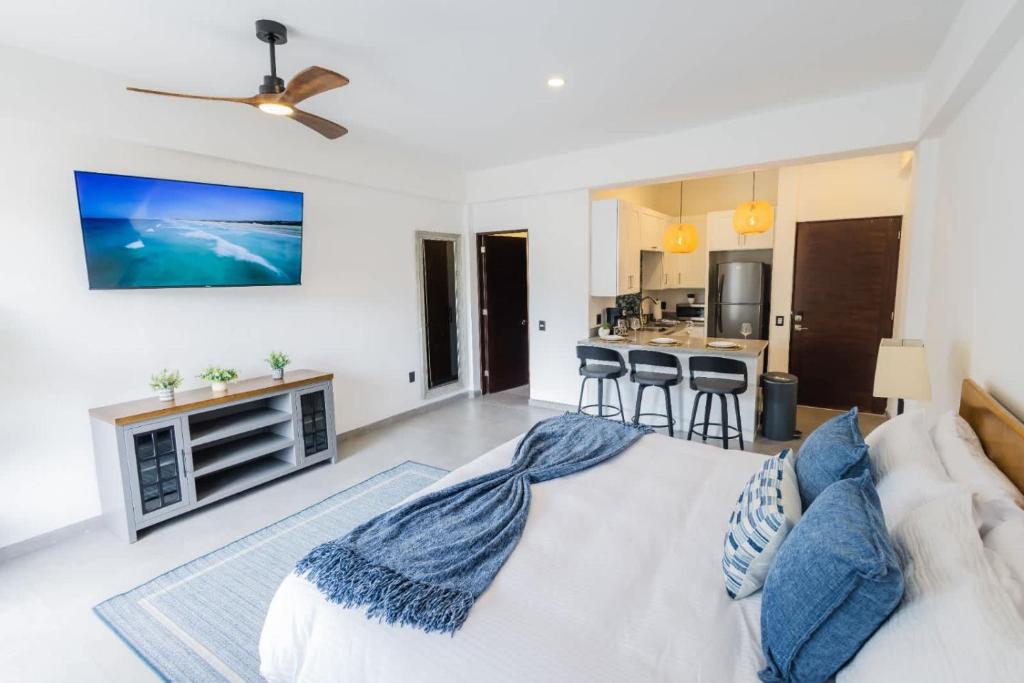 Stylish Getaway Apartment in the Heart of Cabos Golden Zone, Cabo San ...