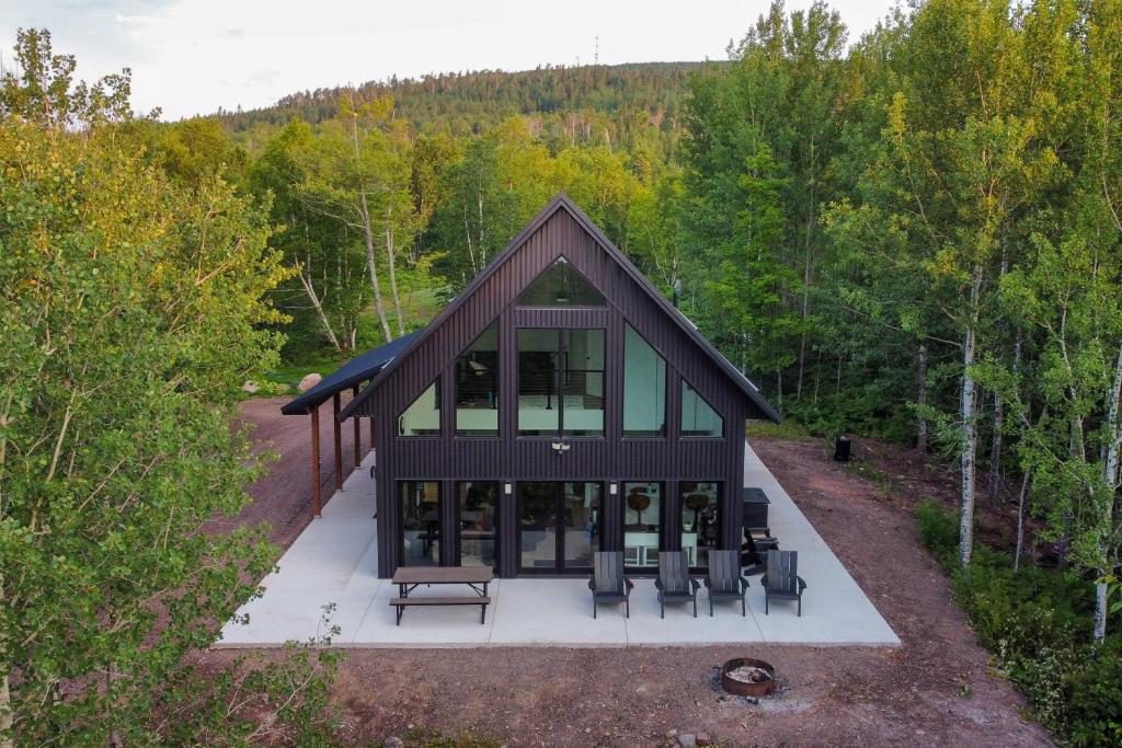 2 Mi to Lutsen Mtns Modern Cabin with Fire Pit!, Lutsen (updated prices ...
