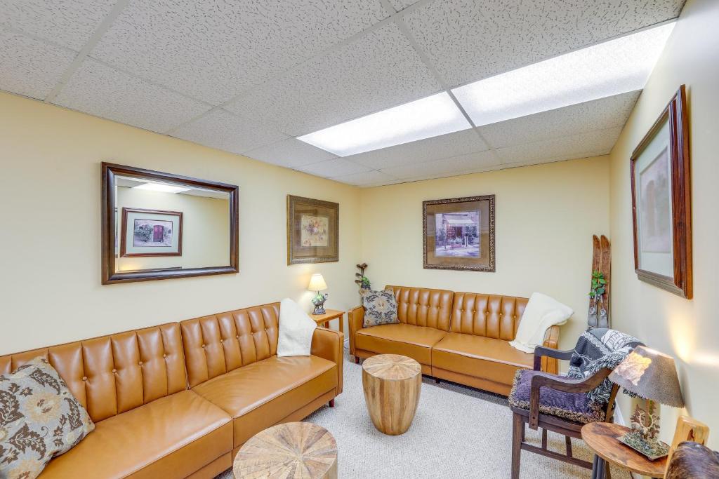 Walk to Happys Inn and Lake Access Libby Apartment, Libby ...