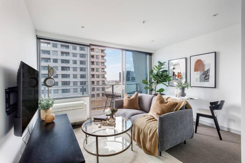 Batman Hideout - Modern Parkside Escape with Gym, Melbourne (precios ...