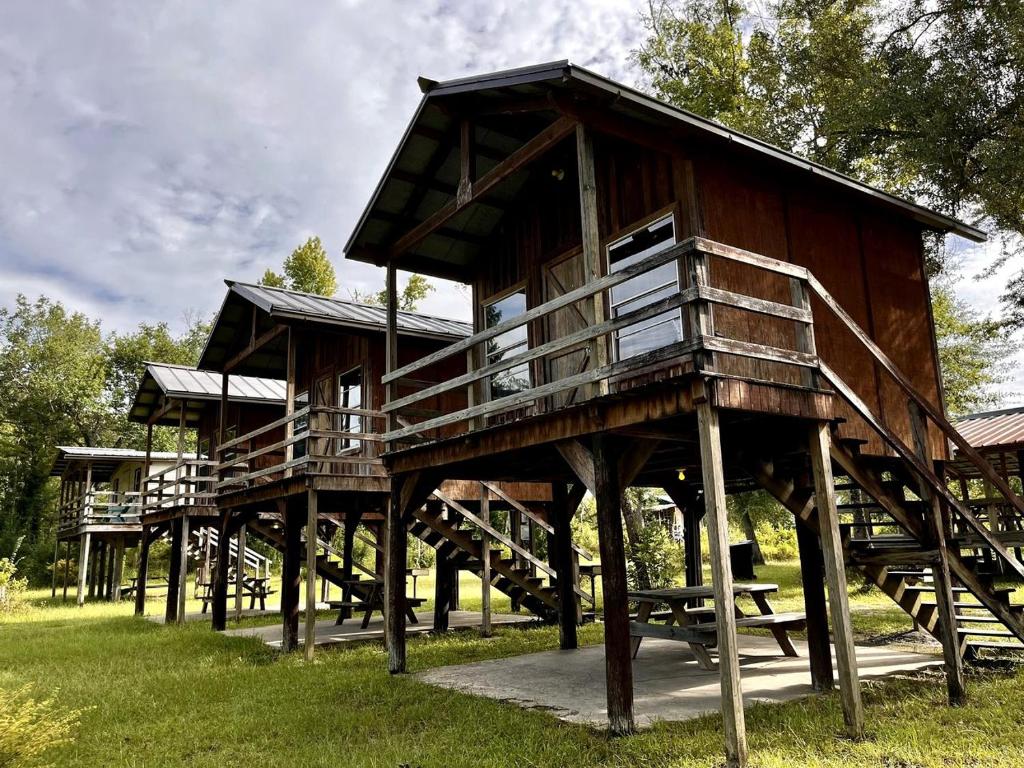 Lush Riverside Cabin Retreat Near Chipola River, Florida, Wewahitchka ...