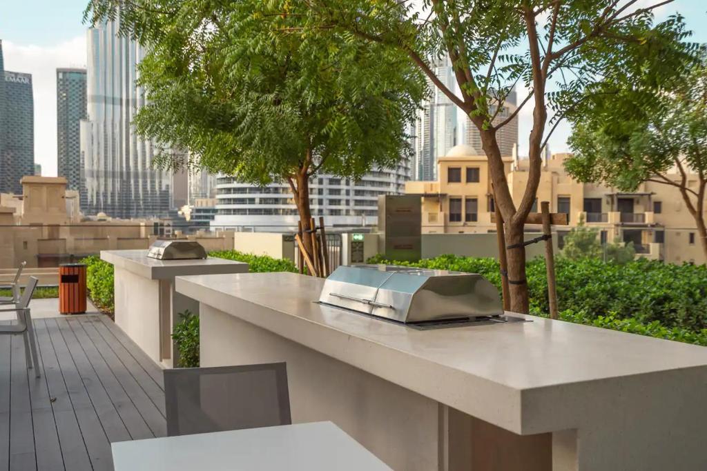 Downtown Pulse Artful 1BR with Dubai Mall Access by Maxx Value Homes ...