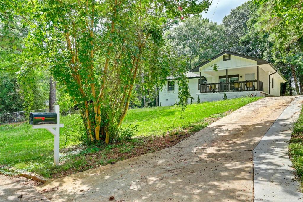 Modern Home with Yard Near ATL Attractions!, Decatur (prezzi aggiornati ...