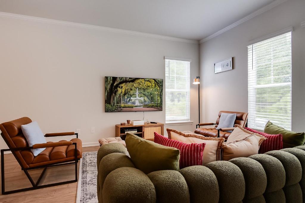 Savvy Retreat Pooler King Bed Gym Pool, Savannah (aktualisierte Preise ...