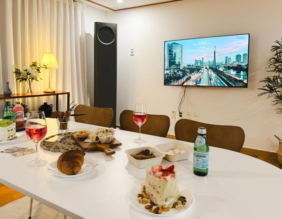 Hongdae Blue House, Soul (2025. aasta uuendatud hinnad)