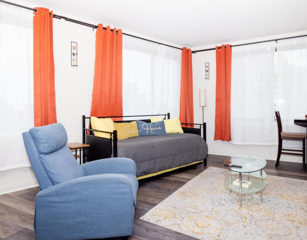 DTSS LuxePad 2B2B W Rooftop pool in DC View Lounge, Silver Spring ...