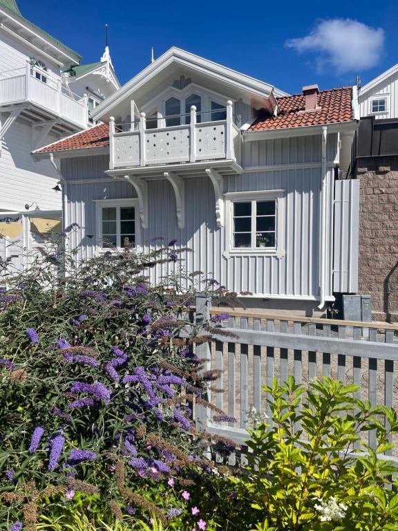 Marstrand, Marstrand (updated prices 2026)