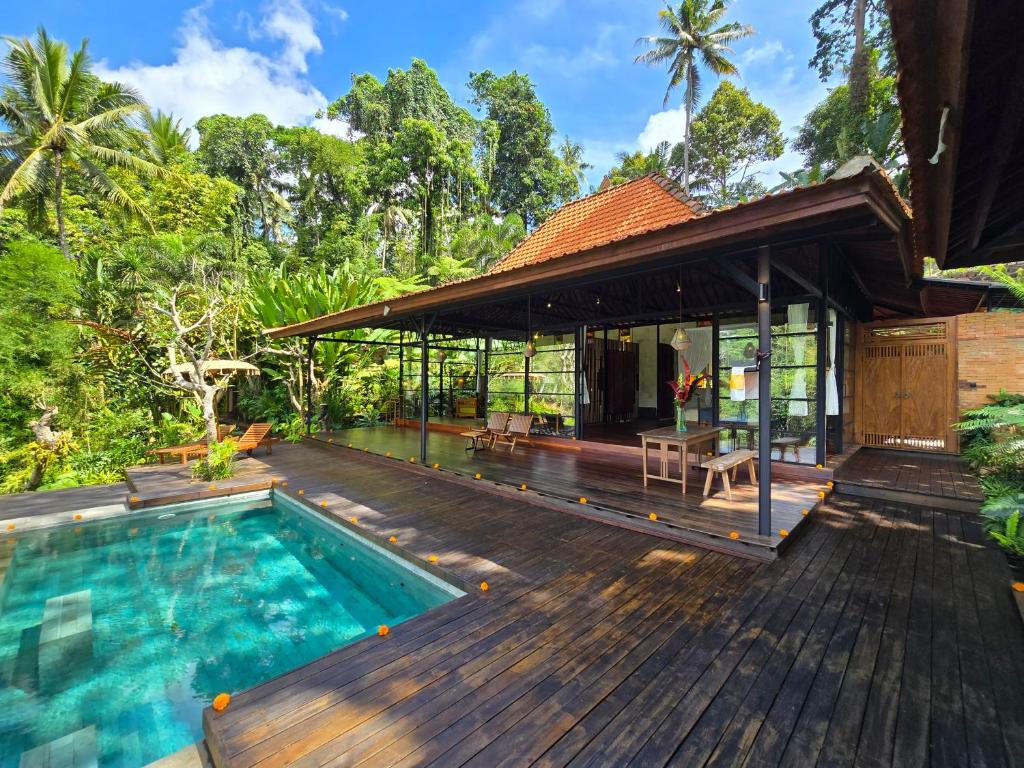 Villa Mahadevi 4 within Jungle & Private Pool Ubud, Ubud (updated ...