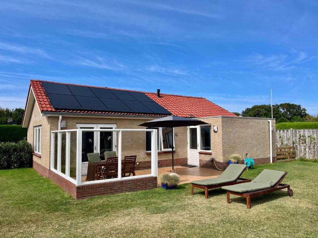 Mooie bungalow vlakbij de zee!, Ouddorp (updated prices 2025)