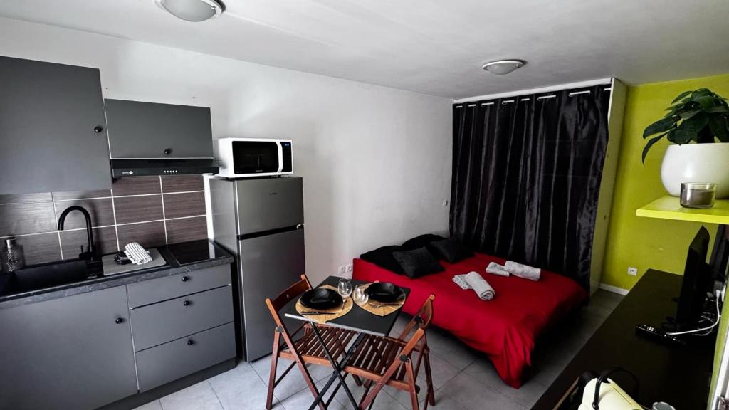 Studio cosy à Pignan au coeur du village médieval, Pignan (updated ...