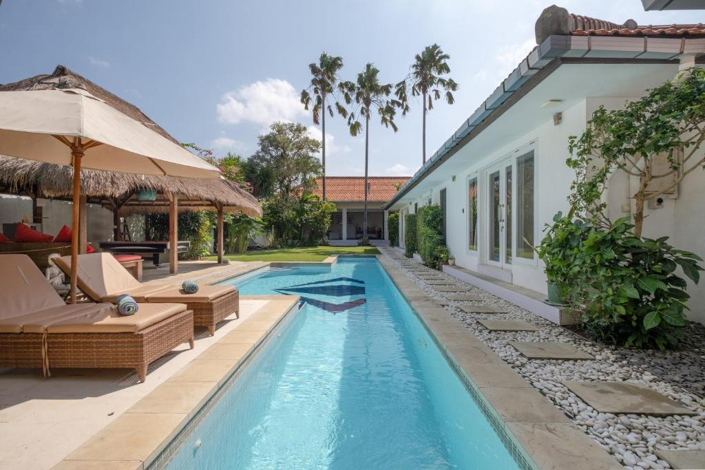 Elsies Villa - With Cook, Butler, Private Gym and Pool Table, Canggu ...