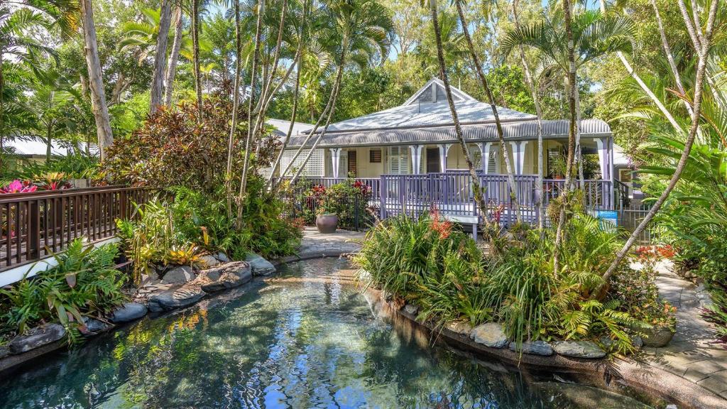 A Tropical Treat - Sea Level Port Douglas, Port Douglas (updated prices ...