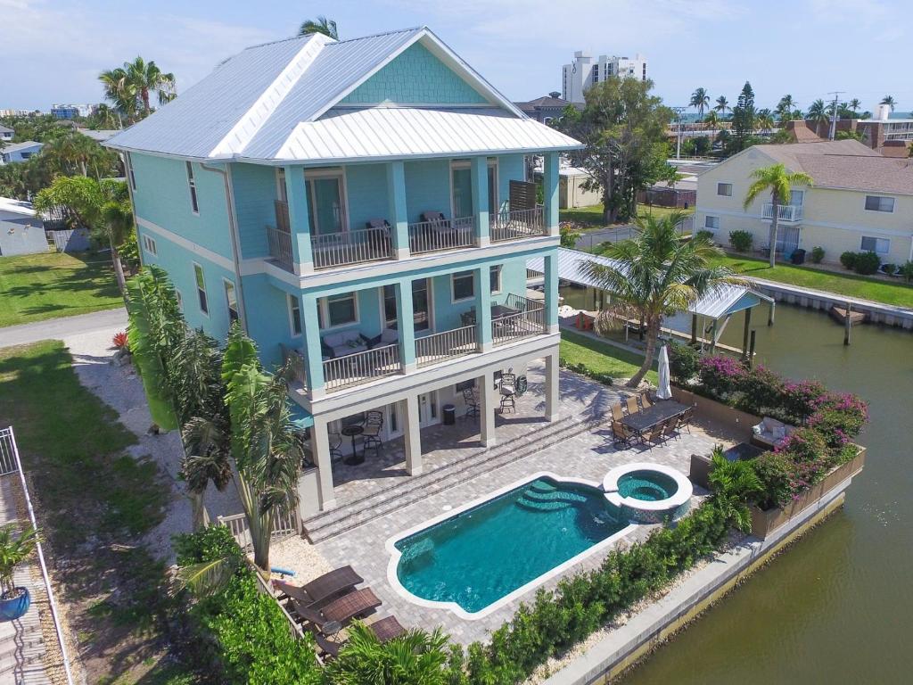 135 Island Escape- 5BR Home with Pool and Spa! home, Fort Myers Beach ...