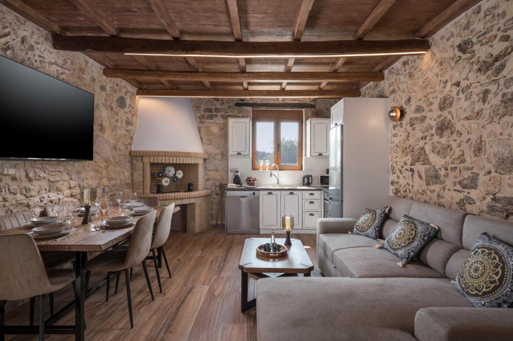 Stella's Traditional House Near the City, SFakianalíon (tarifs ...