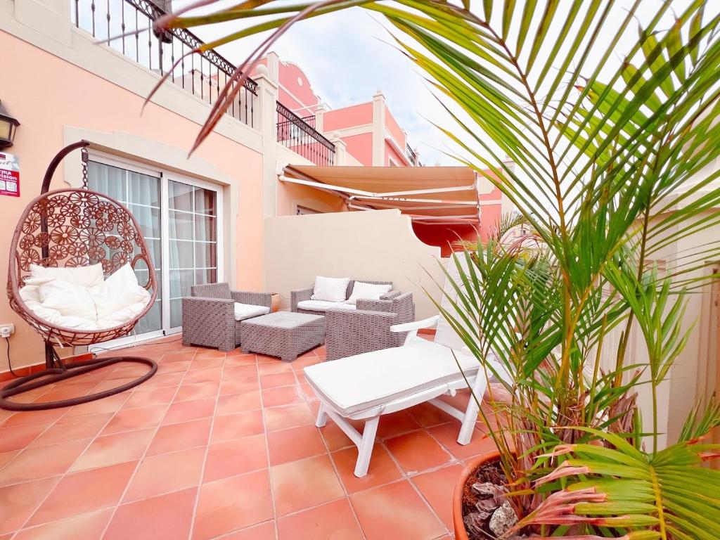 Townhouse in peaceful Palm Mar, Heated Pool, Parking! PM6, Palm-mar ...