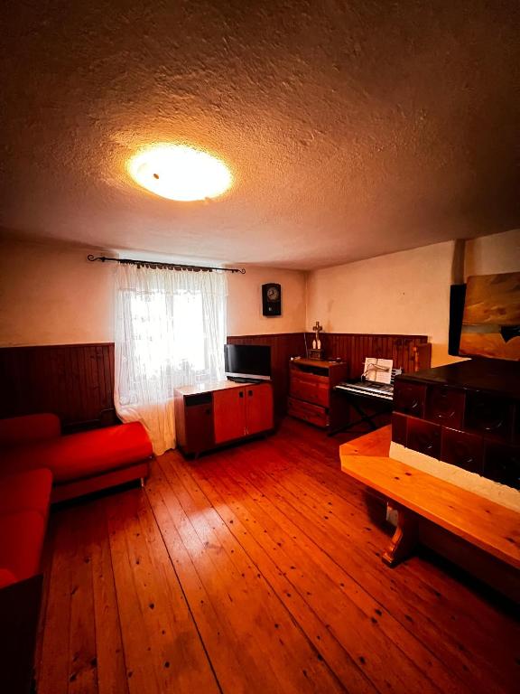 Apartma Pr'Csrlu Rut (ราคาอัปเดตปี 2025)