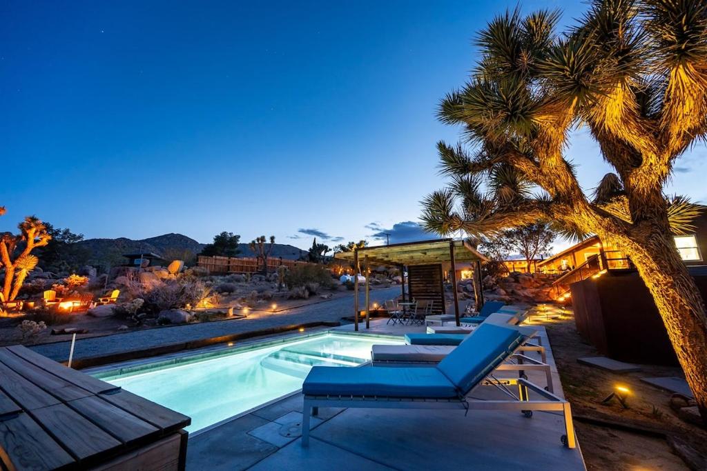 Owl & Hare Pool Spa PB bocce Sauna Cold Plunge bbq, Joshua Tree ...